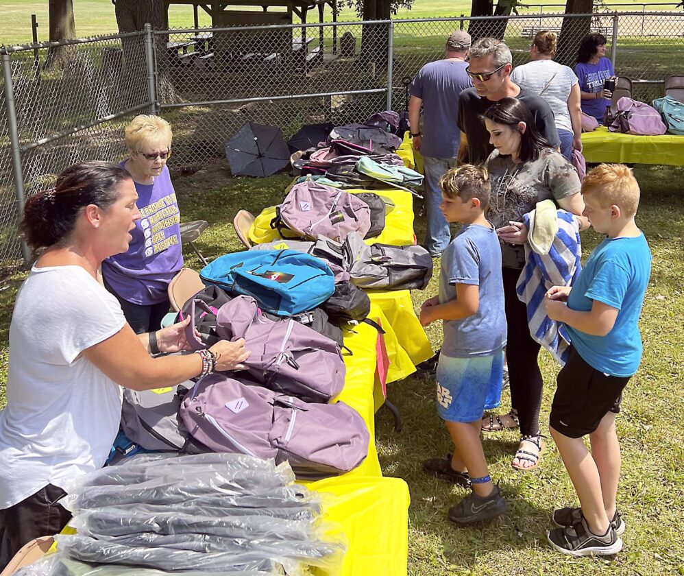 Sebring Schools, United Way supply 197 backpacks | News, Sports, Jobs ...